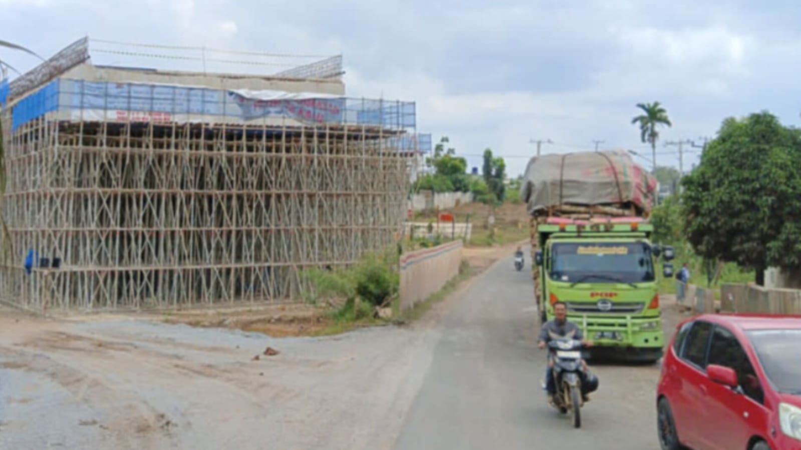 Pemasangan Balok Jembatan Tol Palembang–Betung Ditarget Rampung 2 Hari ...